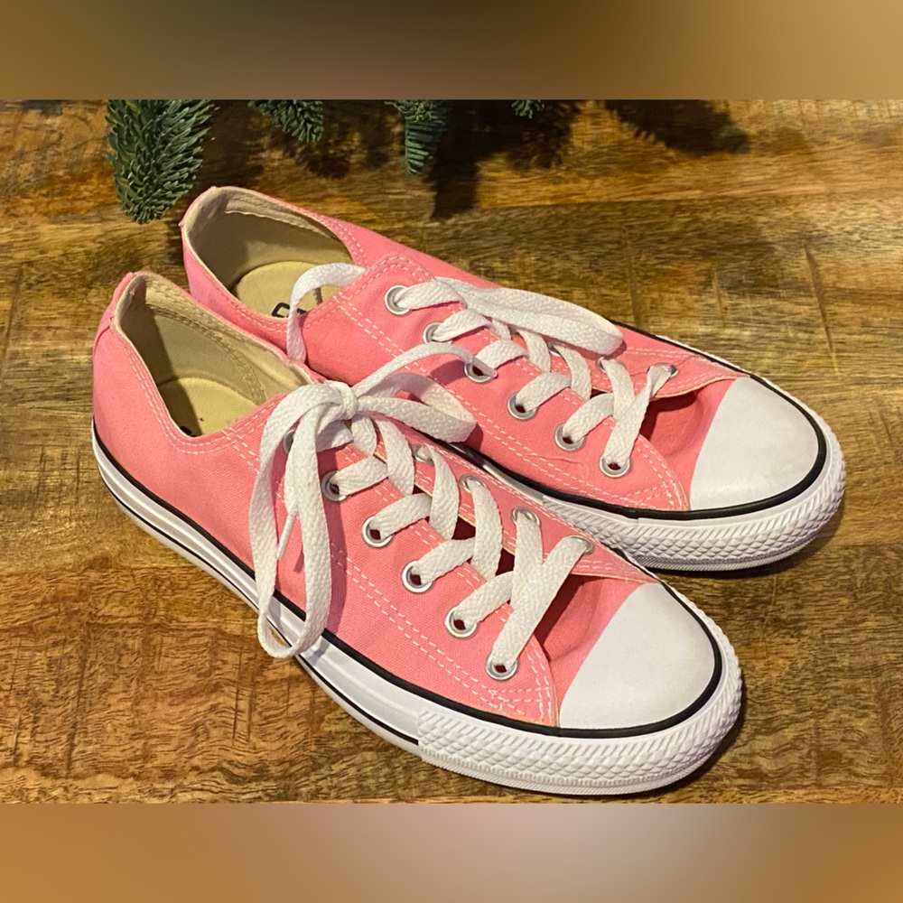 Pink Converse Sneakers - Gem